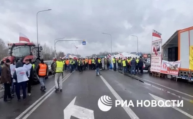 Πολωνία-Ο Πρόεδρος στηρίζει τους αγρότες που διαδήλωσαν στα σύνορα με ...
